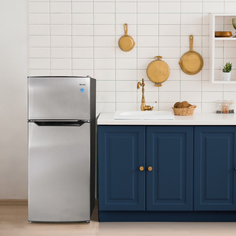 Danby 4.5 Cu Ft Compact Fridge/Freezer DCR045B1SLDB
